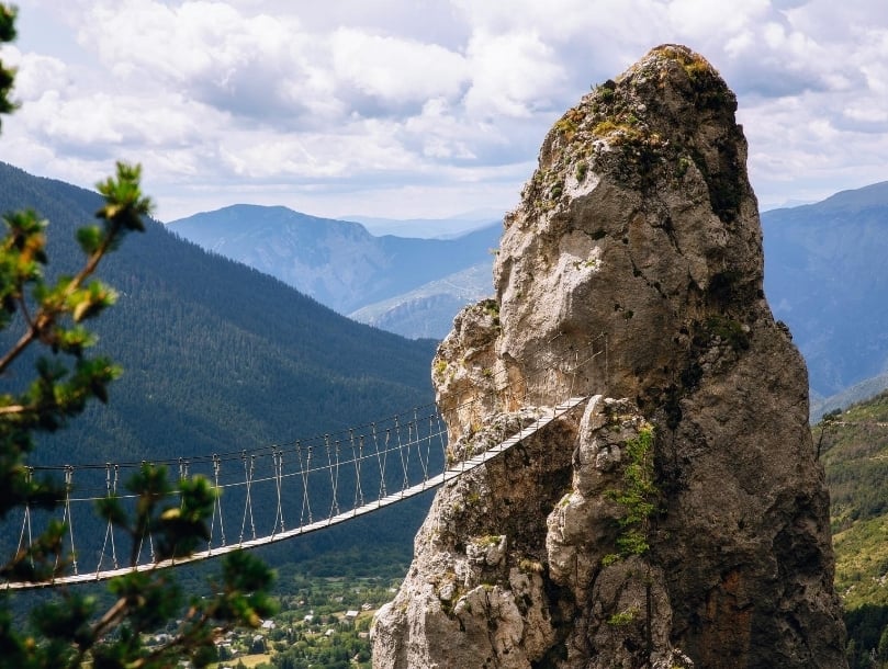 Via ferrata : à l’assaut des parois rocheuses ! | Atlas For Men